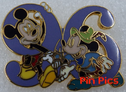 PP1144 - WDCC - Modern Mickey Reaching Out to Brave Little Tailor ...
