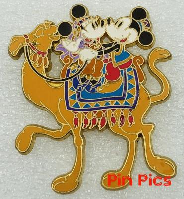 PP7689 - Japan - TDS - Mickey and Minnie Mouse - Riding a Camel - PinPics