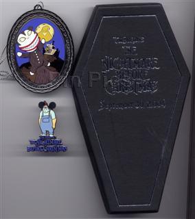 PP33403 - DLR - HMH - Scary Teddy Ornament with Behemoth Pin - PinPics