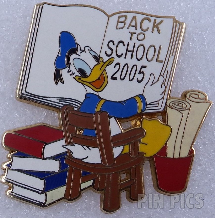 PP40267 - WDW - Donald Duck - Back to School 2005 - Sitting in Chair ...