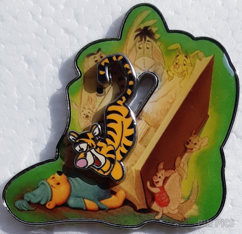 PP58745 - HKDL - Tigger Pouncing on Pooh - Story Book Collection ...