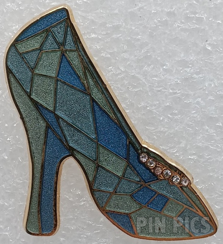PP108651 - Cinderella Slipper - Disney Movie Club Exclusive VIP Pin 54 ...