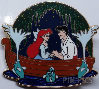 PP110702 - UK DS - Ariel and Eric boat scene - PinPics