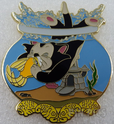 PP154908 - Uncas - Figaro & Cleo - Pinocchio - Kissing in the Fish Tank ...