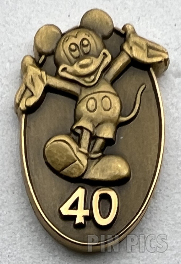 PP167388 - Mickey Mouse - 40 Year Service Award - First Version - Cast ...