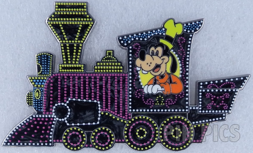PP167499 - WDW - Goofy - Train Engine - Main Street Electrical Parade ...