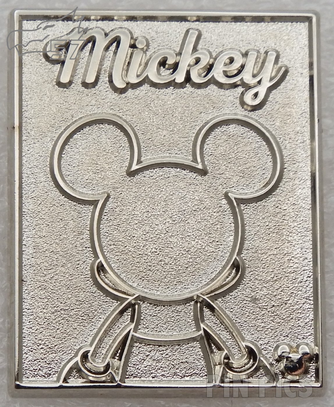 PP130039 - DLR - Mickey Mouse Chaser - Back Side Poster - Hidden Mickey 2018 - PinPics