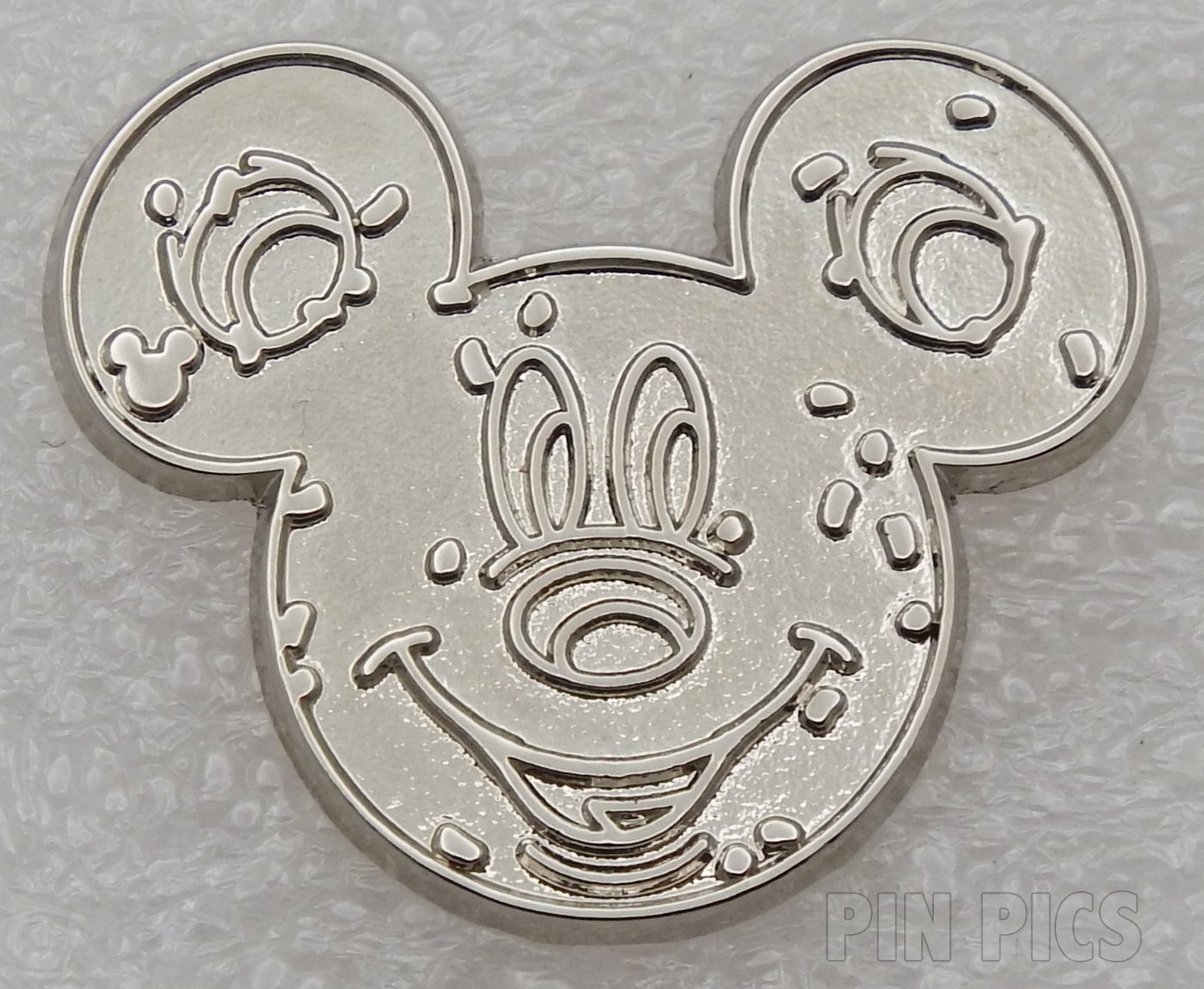 PP108553 - DLR - Mickey-face Pretzel Chaser - Mickey Mouse Food Icons - Hidden Mickey 2015 - PinPics
