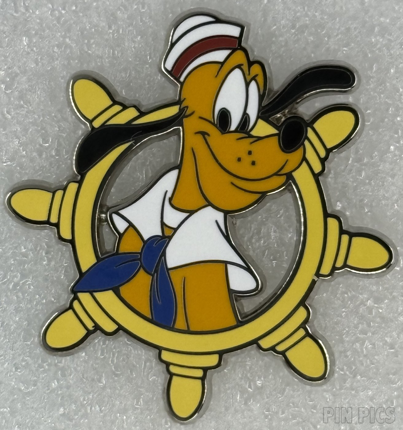 PP171642 - DCL - Pluto - Characters in Ship Wheel - Lanyard Starter Set ...