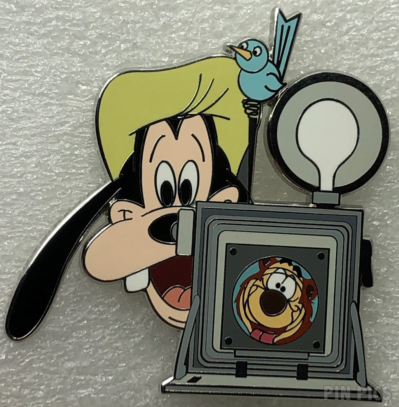 PP155716 - Goofy and Humphrey - Hold That Pose - Decades - Disney 100 ...