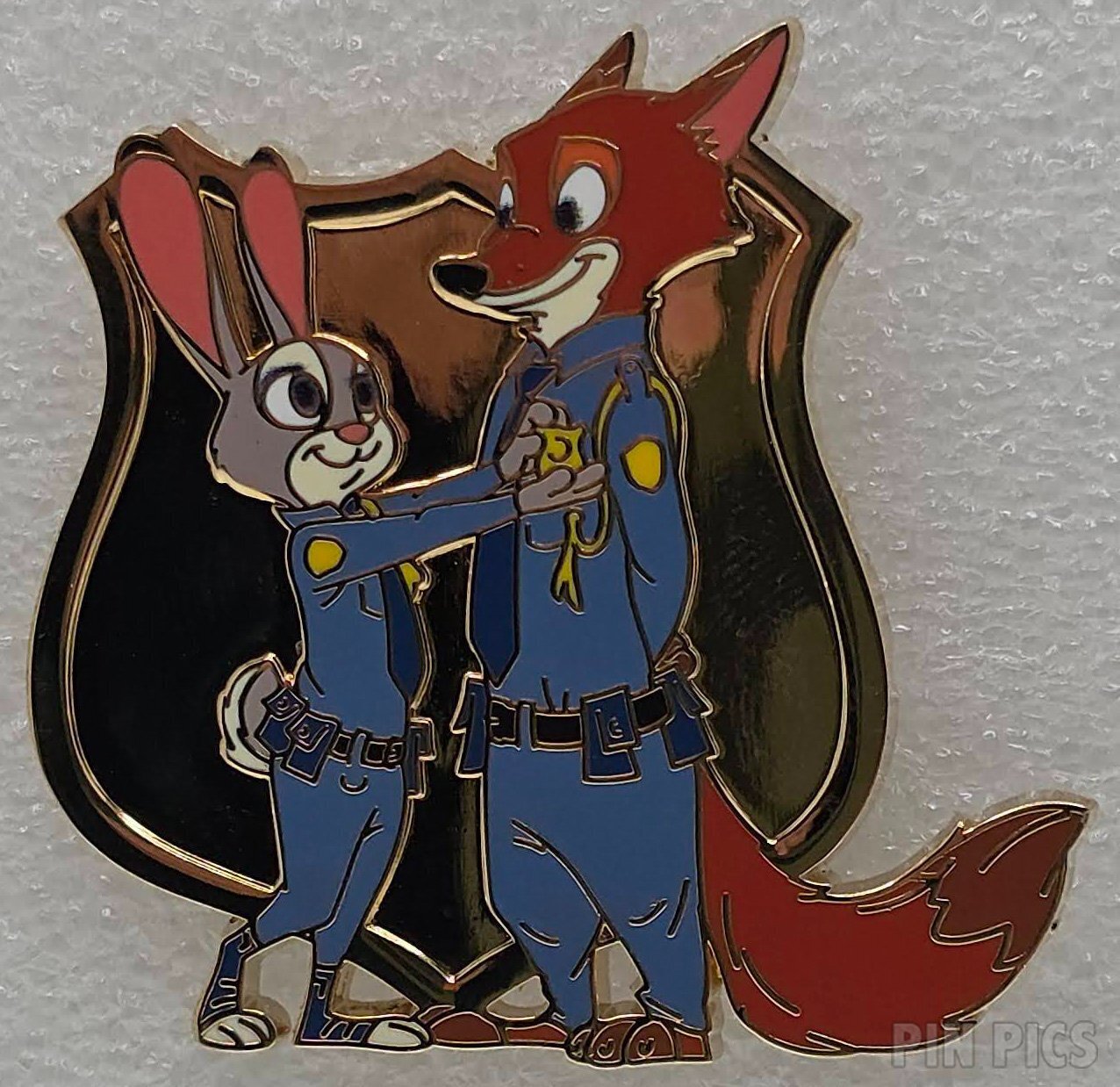 PP170907 - Judy Hopps and Nick Wilde - Badge - Zootopia - PinPics