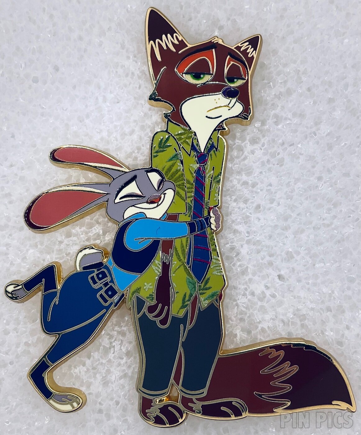 PP166694 - WDCS - Judy Hopps and Nick Wilde - Hugs are the Best - D23 Expo 2024 - Zootopia - PinPics